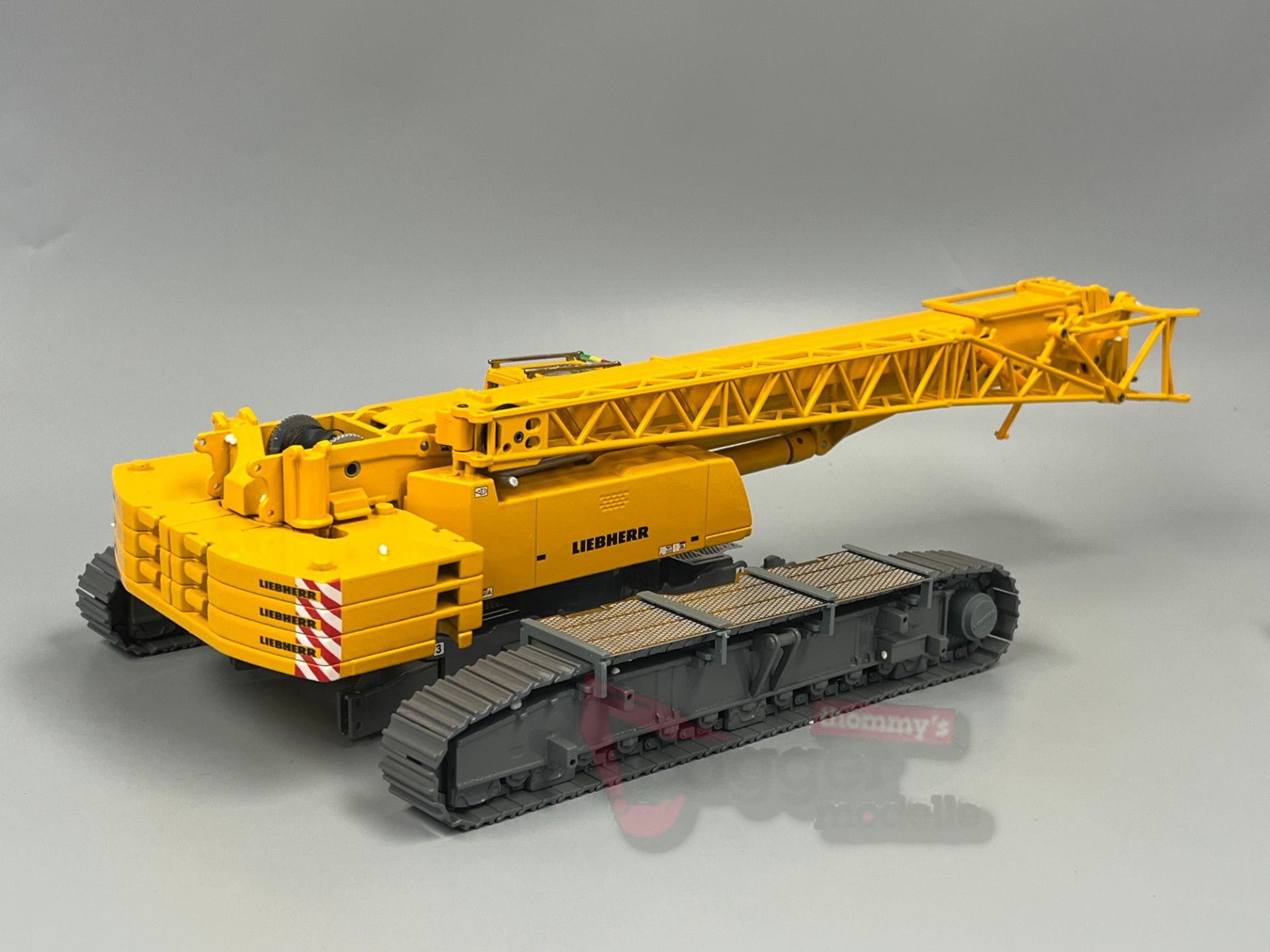 | Liebherr-Teleskop-Raupenkran LTR 1220. Authentische Nachbildung des ...