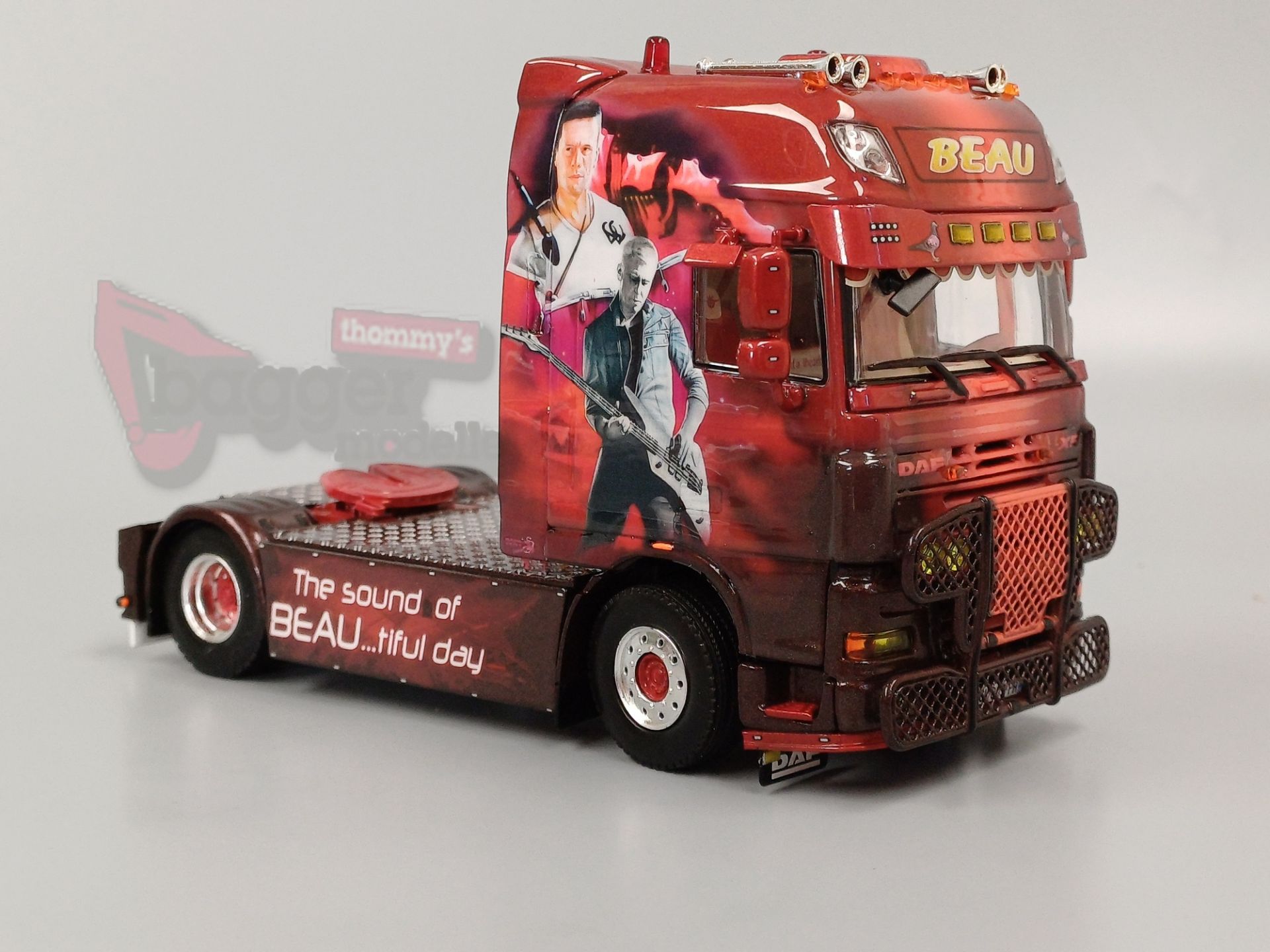 WSI - DAF XF 105 SSC 4x2 2achs Zugmaschine - Beau - F