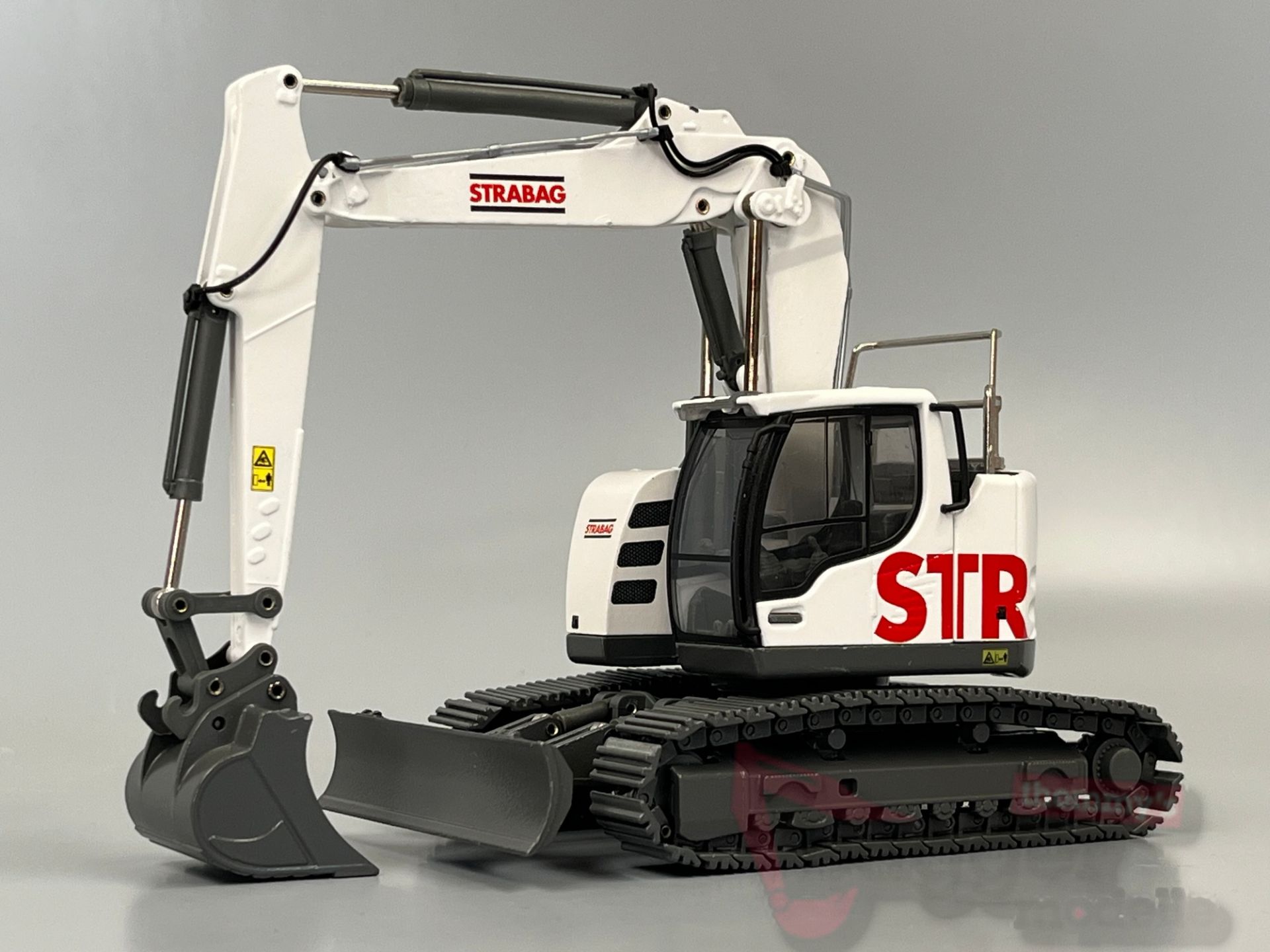 2204-12 - Thommys -Liebherr R 926 Compact Raupenbagger mit Löffel und ...